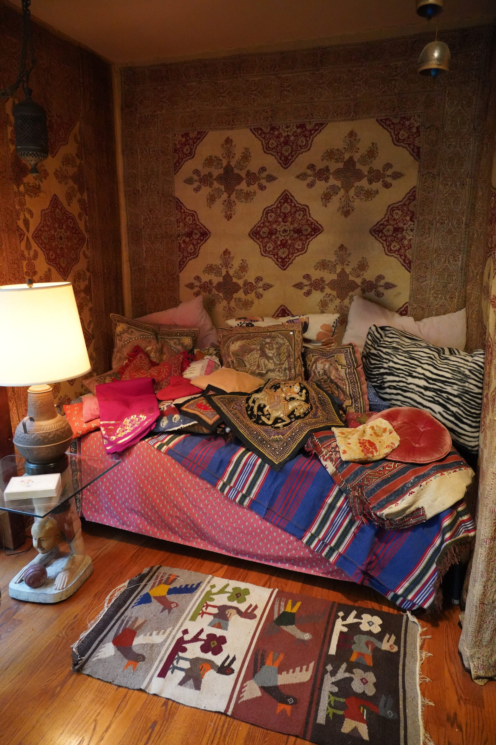 Mid-Century Time Capsule Nestled in an Iconic Santa Monica Hills Estate ...